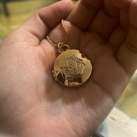 Jewelry | Rose Locket | Poshmark